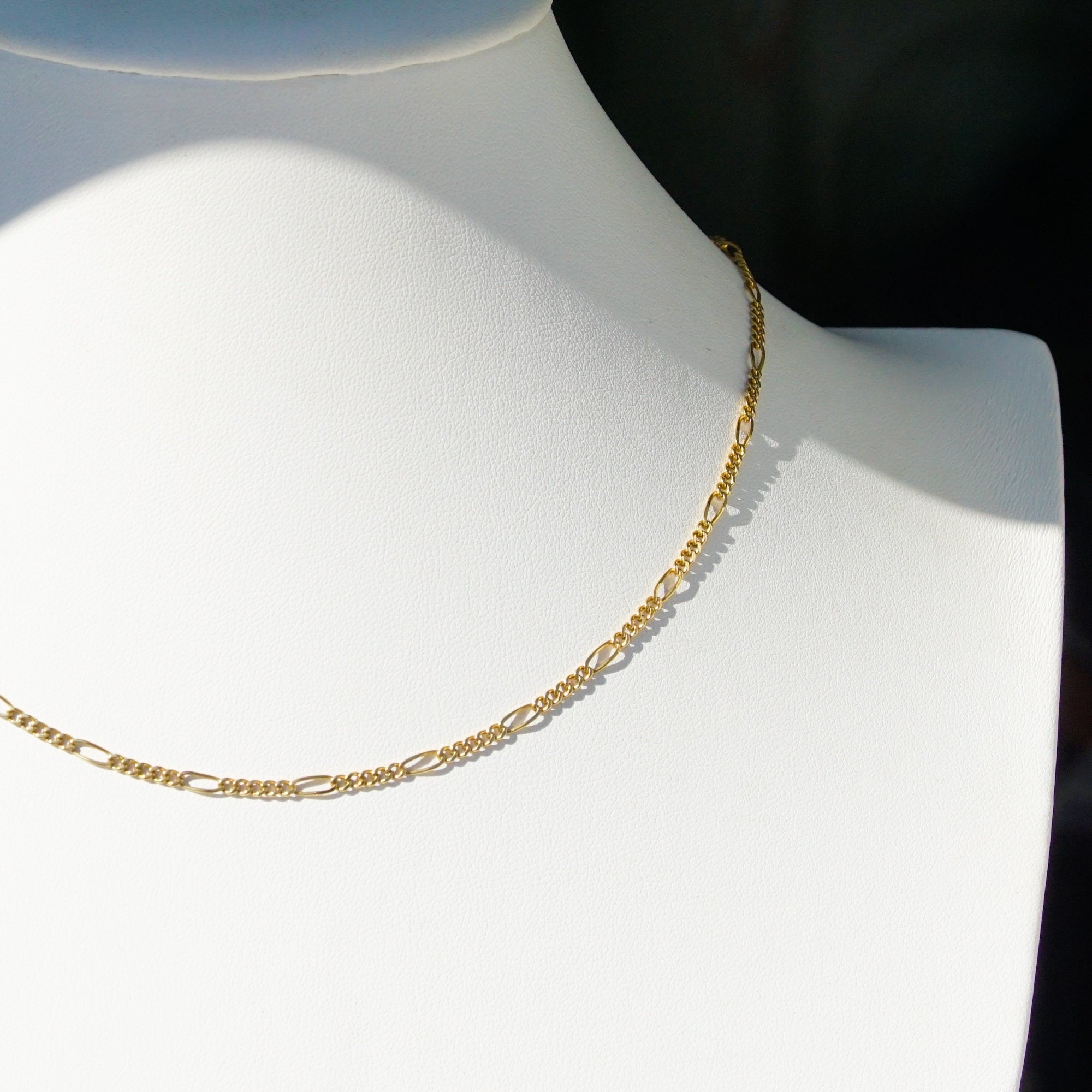 Italian 18K Figaro Chain In Solid Yellow Gold, 2.5mm Gold Link Necklac ...